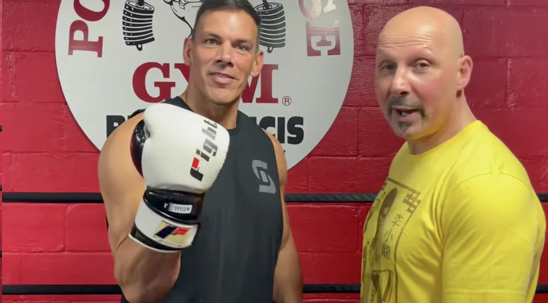 Meistern Sie Bump and Punch mit diesen Kickbox-Tipps von Derek Panza